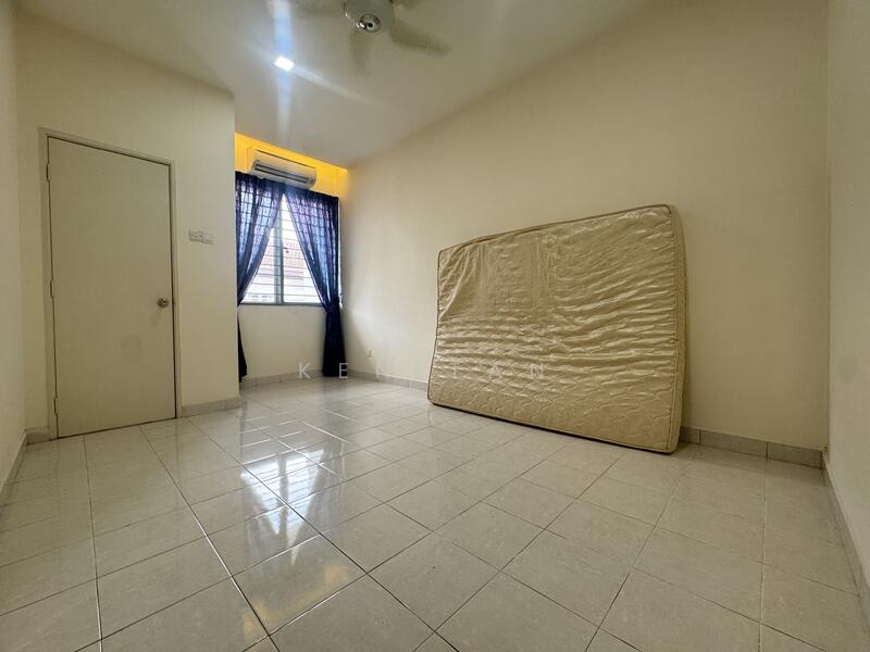 2-storey Terraced House for Sale in Seri Kembangan (Selangor) - KEN TAN