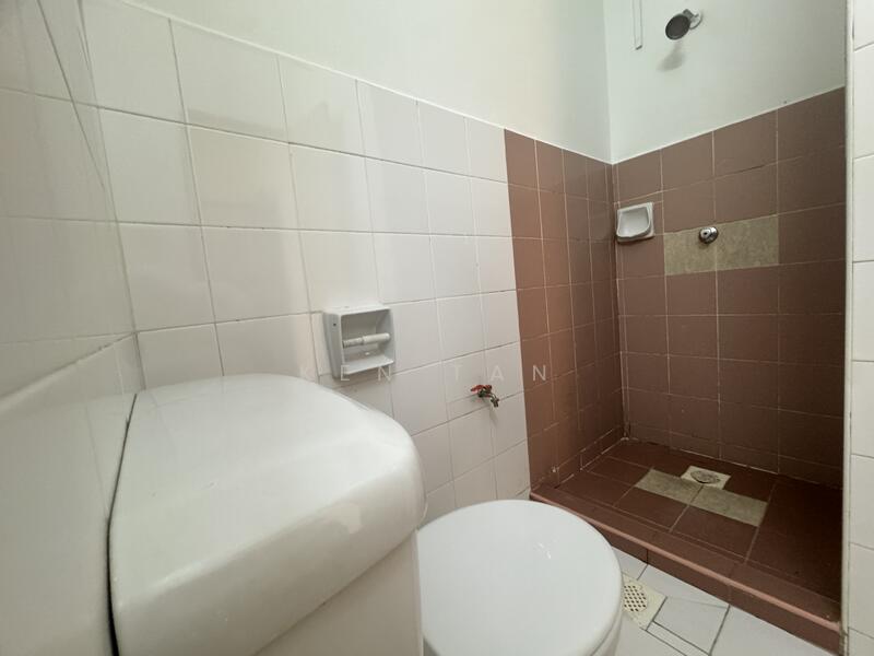 2.5-storey Terraced House for Rent in Seri Kembangan (Selangor) - KEN TAN