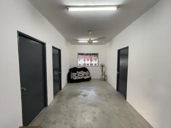 Flat for Sale at Putri Laksamana - Yubi Leong