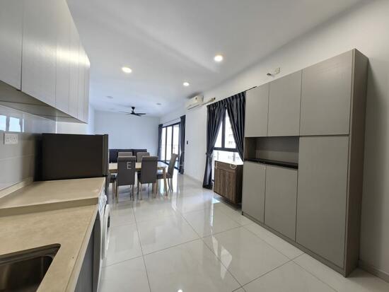 Condominium for Rent at Bay Laurel @ Country Garden Danga Bay - Le Ching