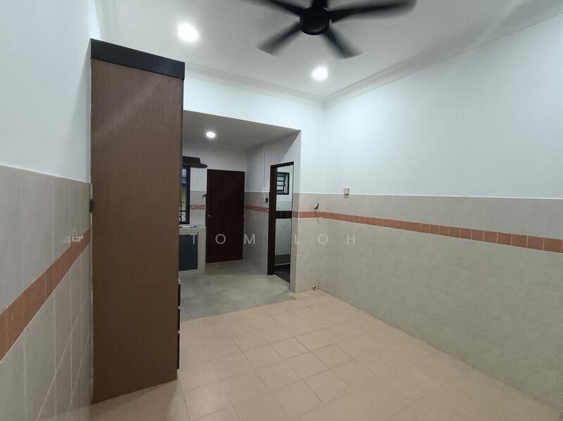 Semi-Detached House for Sale in Taman Mount Austin (Tebrau) - Tom Loh