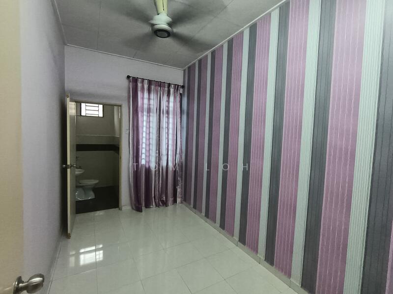 Semi-Detached House for Sale in Taman Mount Austin (Tebrau) - Tom Loh
