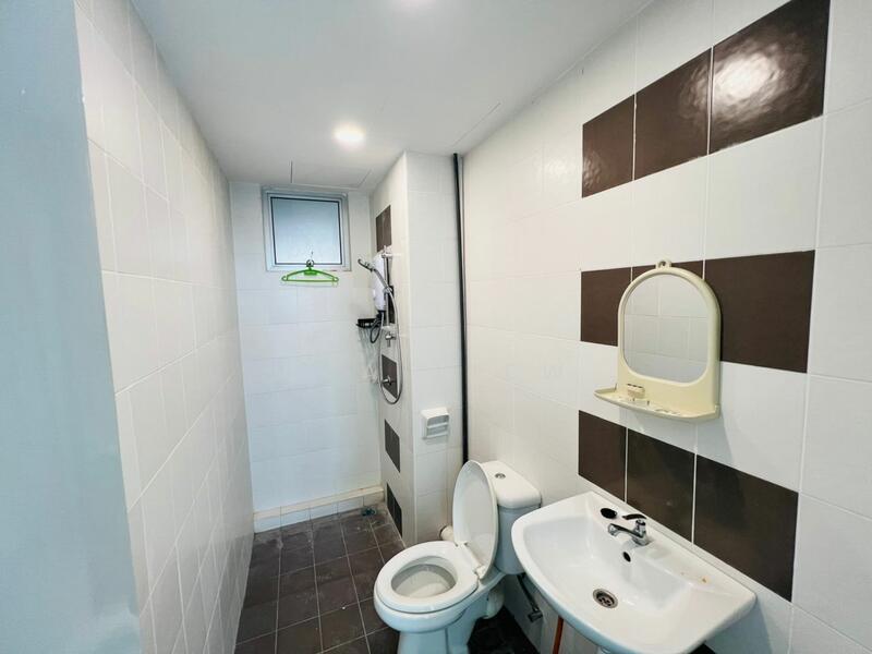 Condominium for Rent at The Golden Triangle Condominium - Eva Liew