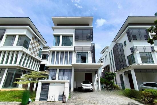 Below Market Value; 3 Storey Bungalow @ Mutiara 33, Seksyen 33 untuk ...