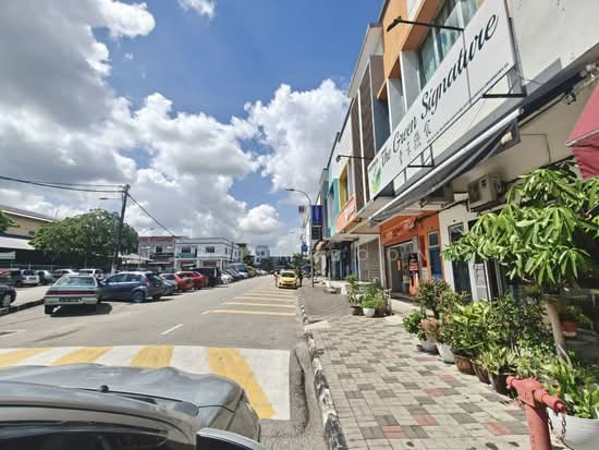 Shop for Sale in Pekan Nanas (Johor) - Jesslyn Foong