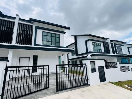 Cluster House for Rent in Mutiara Rini (Skudai) - John Lim