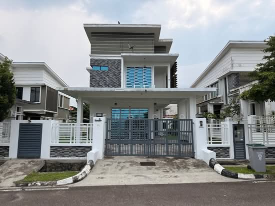 Bungalow for Sale in Taman Bukit Dahlia (Pasir Gudang) - Fu Heng Chong