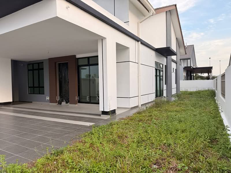 Semi-Detached House for Sale in Bandar Putra (Kulai) - Fu Heng Chong