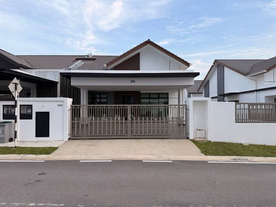 Semi-Detached House for Sale in Bandar Putra (Kulai) - Fu Heng Chong