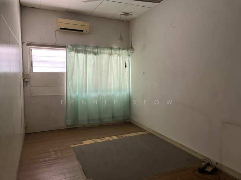 2-storey Terraced House for Sale in Island Glades (Jelutong) - Fennie Seow