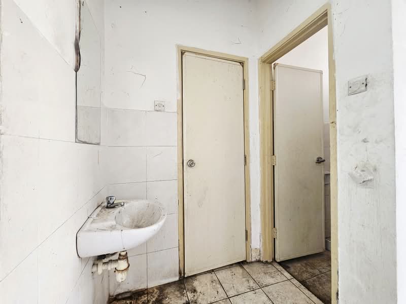 Shop / Office for Rent in Johor Bahru (Johor) - M.L. Mok