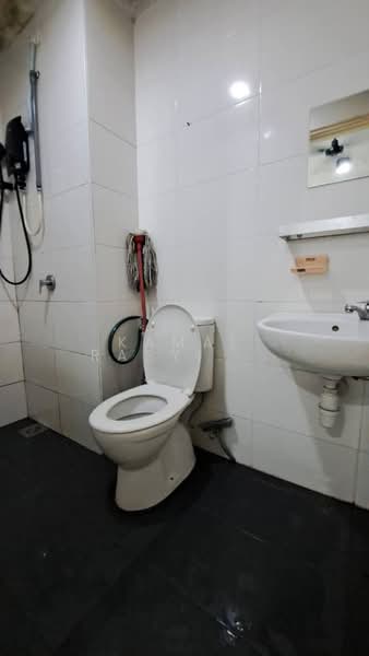 Service Residence for Rent at Vista Alam Serviced Apartment - Kamal ...