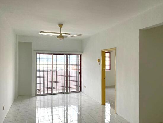 Apartment for Sale at Pandan Court - Kent Yeo