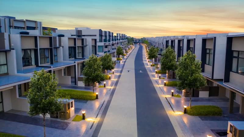 Emerald Residences at The Lakeview, Jalan Medini Selatan, Iskandar ...